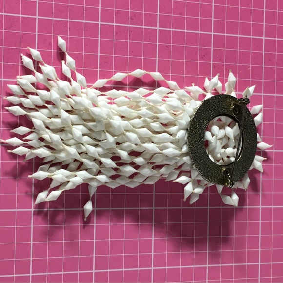 Vintage | Jewelry | Vintage White Long Plastic Bead Broochpin | Poshmark